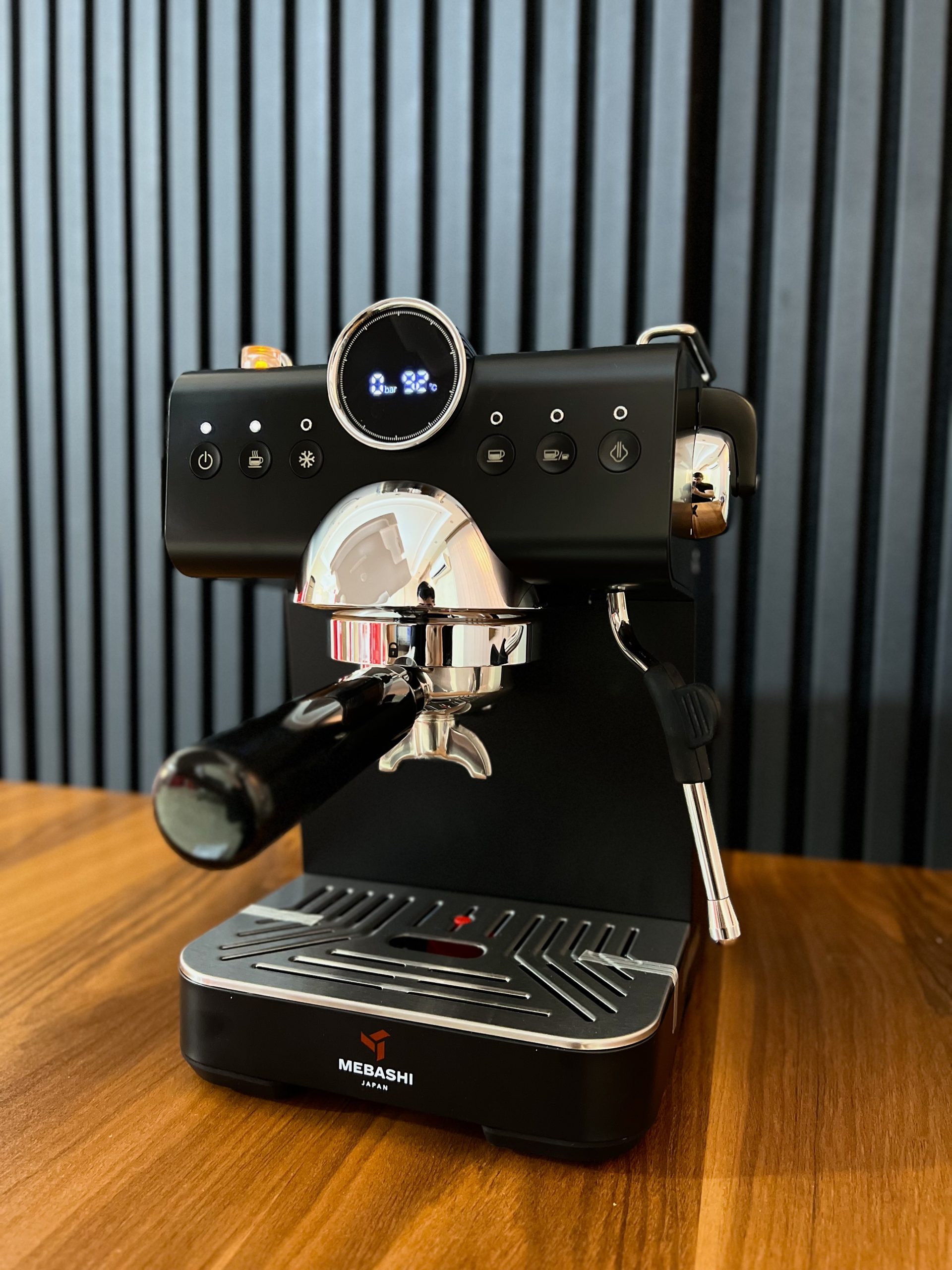 اسپرسوساز نیمه صنعتی مباشی مدل ME-ECM 2108 | کافی کارتل